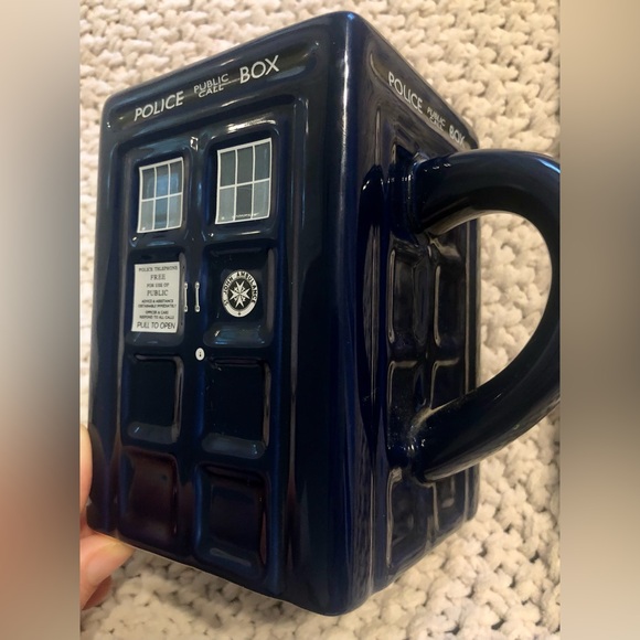 Zeon | Dining | Like New Zeon Doctor Who Tardis Bbc Police Box ...